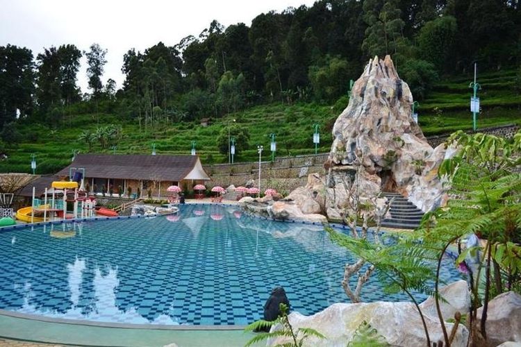 Foto : Ciwidey Valley Resort: Harga Tiket, Tarif Penginapan, dan Aktivitas