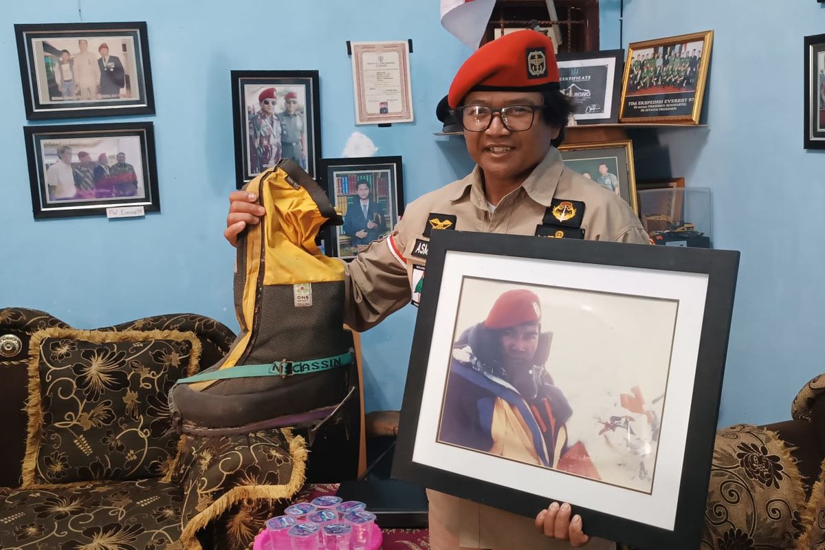 Cerita Asmujiono, Eks Kopassus yang Kibarkan Merah Putih Pertama ...