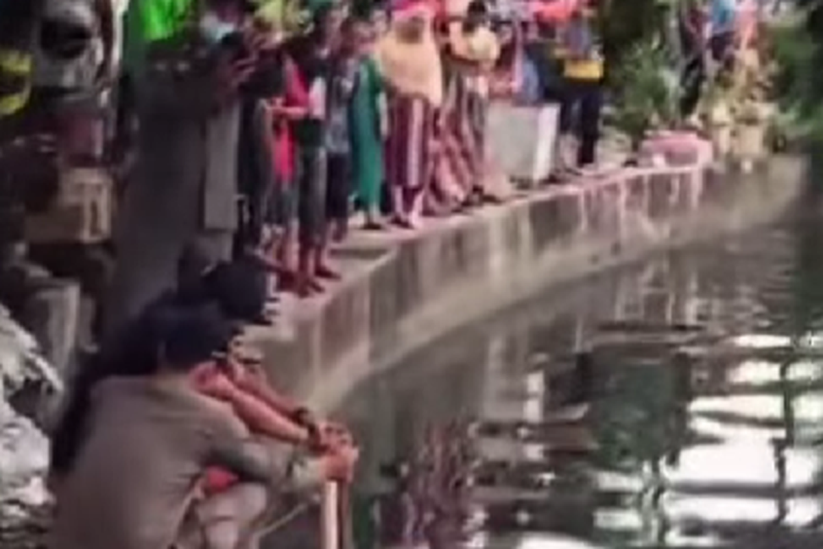 Lansia Tanpa Identitas Ditemukan Tewas Mengambang di Kali Kresek Jakut