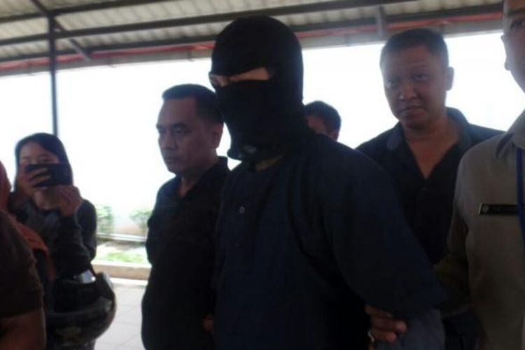 Foto : Usai Menjenguk, Ibunda Jupiter Fortissimo Tersenyum dan Bernyanyi