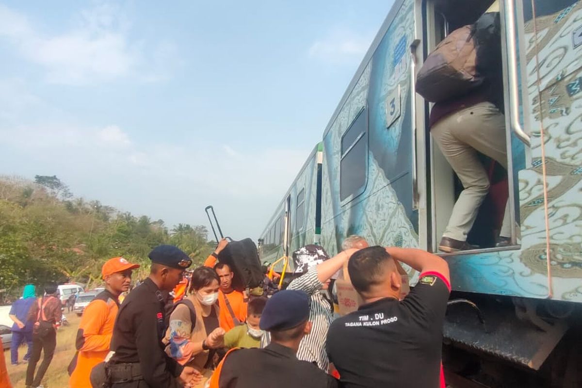 KA Argo Semeru Anjlok, Tiga Penumpang Masuk Rumah Sakit