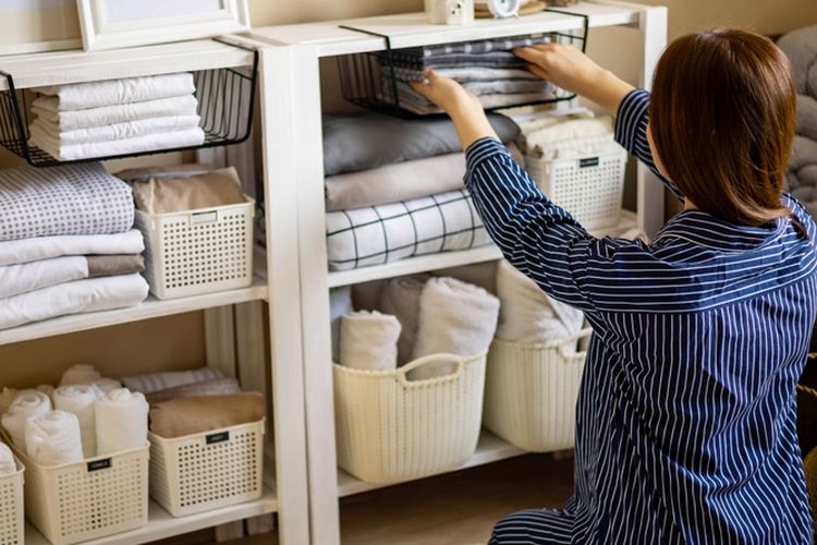 6 Barang yang Harus Disingkirkan dari Lemari Linen, Bikin Lebih Rapi