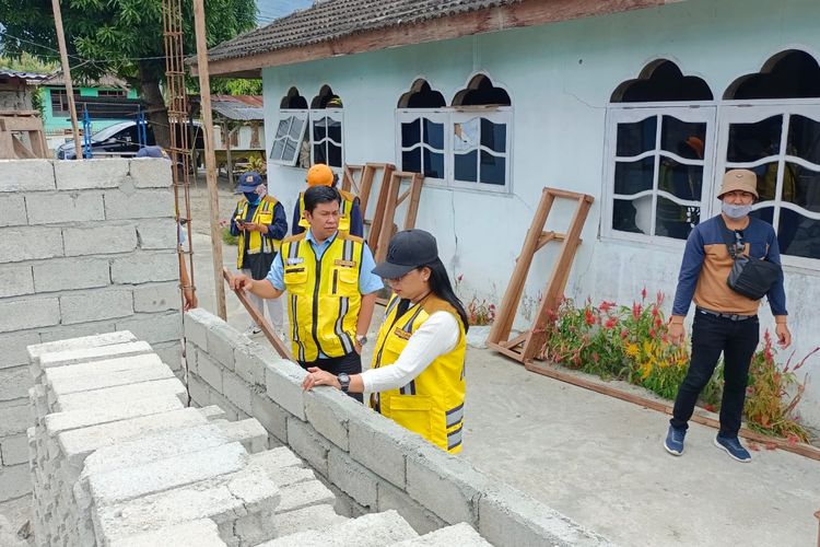 5.915 KK di Sulteng Dapat Bantuan Bedah Rumah Rp 20 Juta 5.915 KK di Sulteng Dapat Bantuan Bedah Rumah Rp 20 Juta