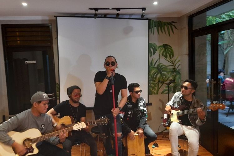 Mike Hengkang dan Pilih Solo Karier, Bagindas Bubar?