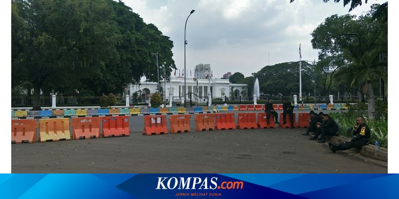 Polisi Buat Barikade dan Tutup Akses Menuju Istana Negara