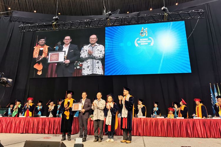 Wisuda ke-61 Binus University: Memberdayakan Masyarakat lewat Pendidikan