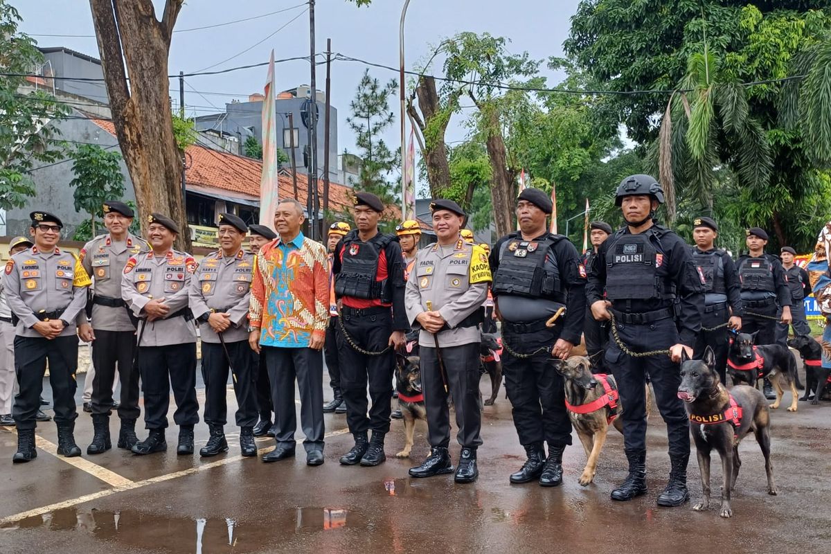 Kabaharkam Ingatkan Jajaran Jadi Polisi Humanis, Tangani Unjuk Rasa ...