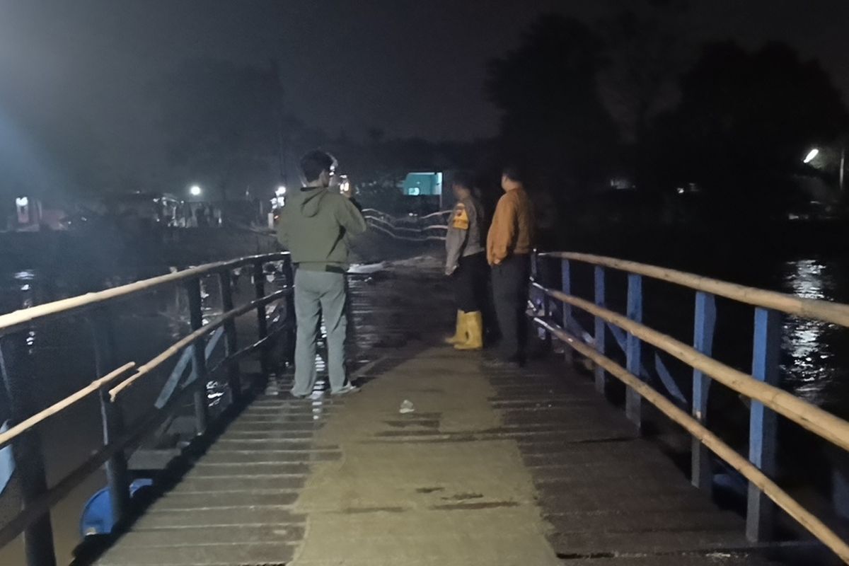 Jembatan Apung di Kabupaten Bandung Roboh, Bupati Sebut Ilegal dan Janji Bangun Pengganti