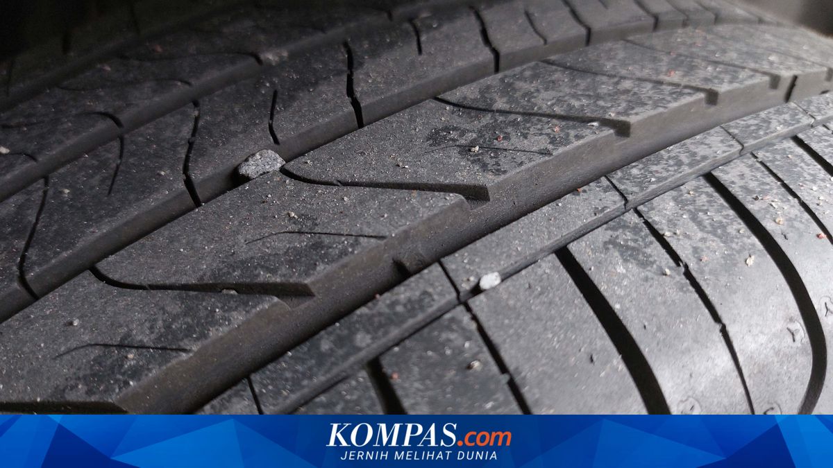 Bahaya Biarkan Batu Kerikil Bersarang di Alur Ban