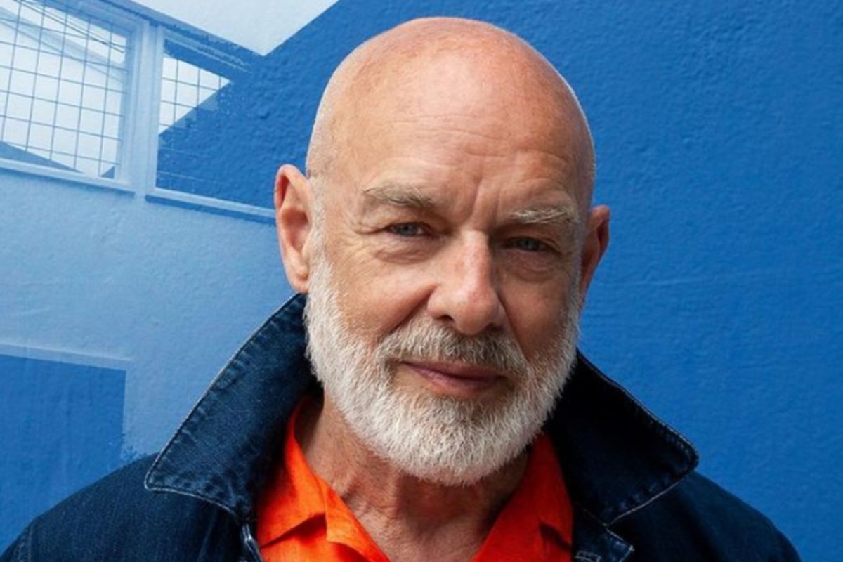 Lirik Lagu We Let It In, Singel Terbaru dari Brian Eno