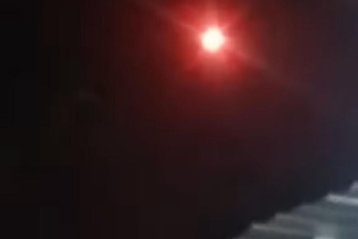 Viral Video Bola Api Merah di Langit Disebut Banaspati, Benarkah Roh ...