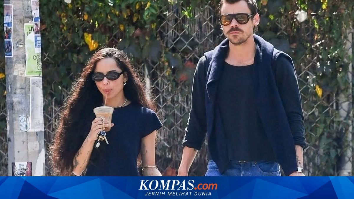 Harry Styles dan Zoe Kravitz Dikabarkan Tunangan, Sudah Pamer Cincin