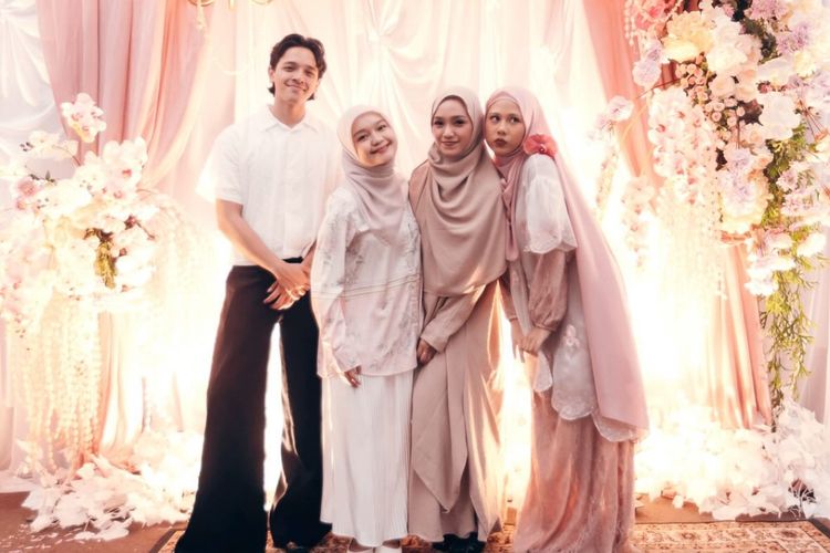 5 Outfit Nadin Amizah Saat Pengajian Jelang Pernikahan, Nuansa Floral