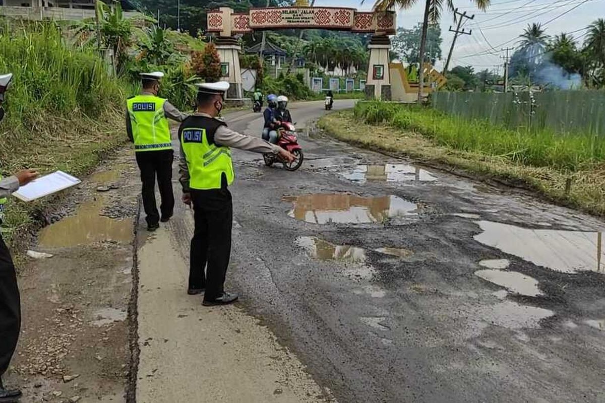 Begini Kondisi Jalur Wisata Pesisir Bandar Lampung-Pesawaran, Rusak dan Berlubang