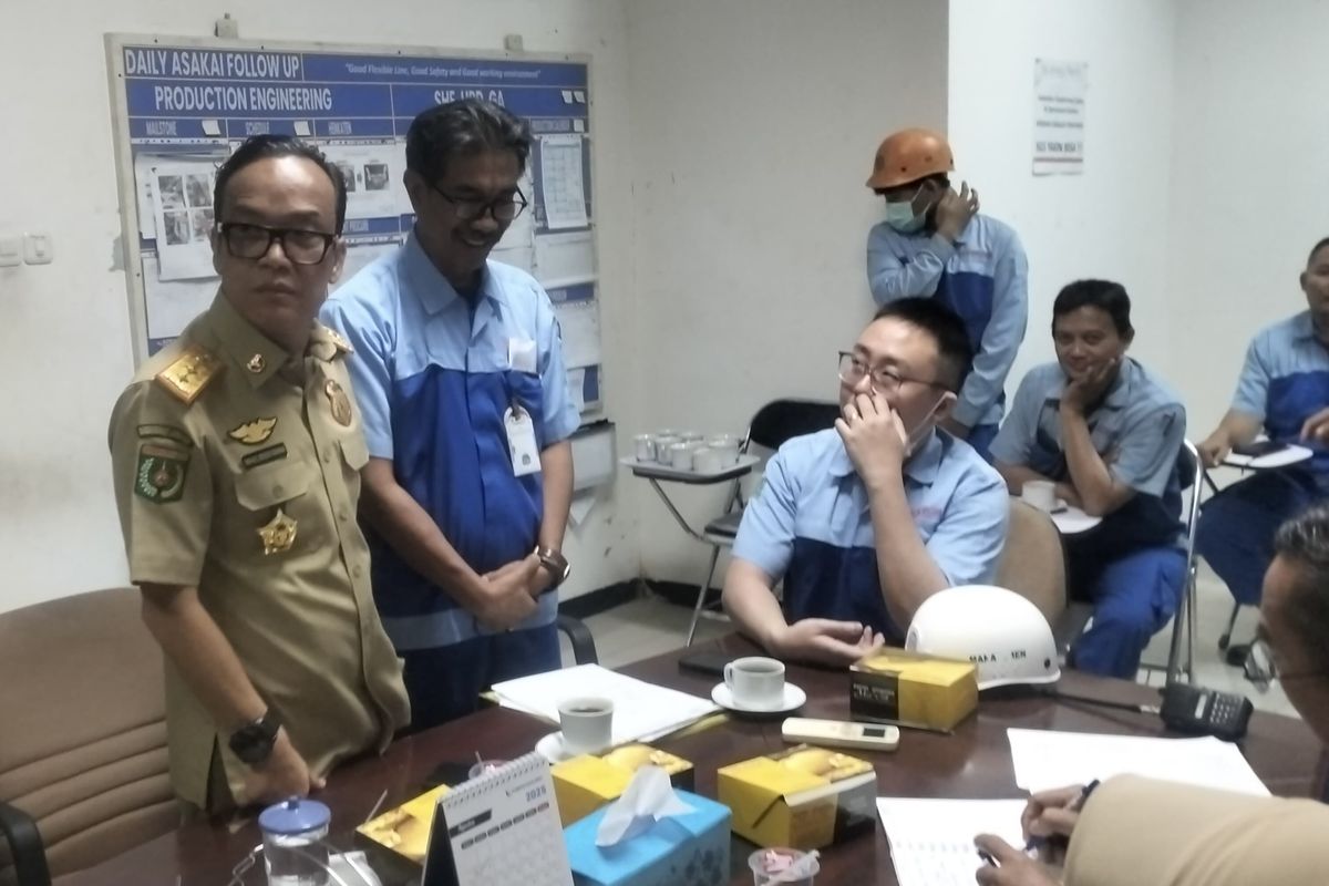 Sidak Pabrik di Bekasi, Wamenaker Temukan Pekerja Magang 5 Tahun dan ...