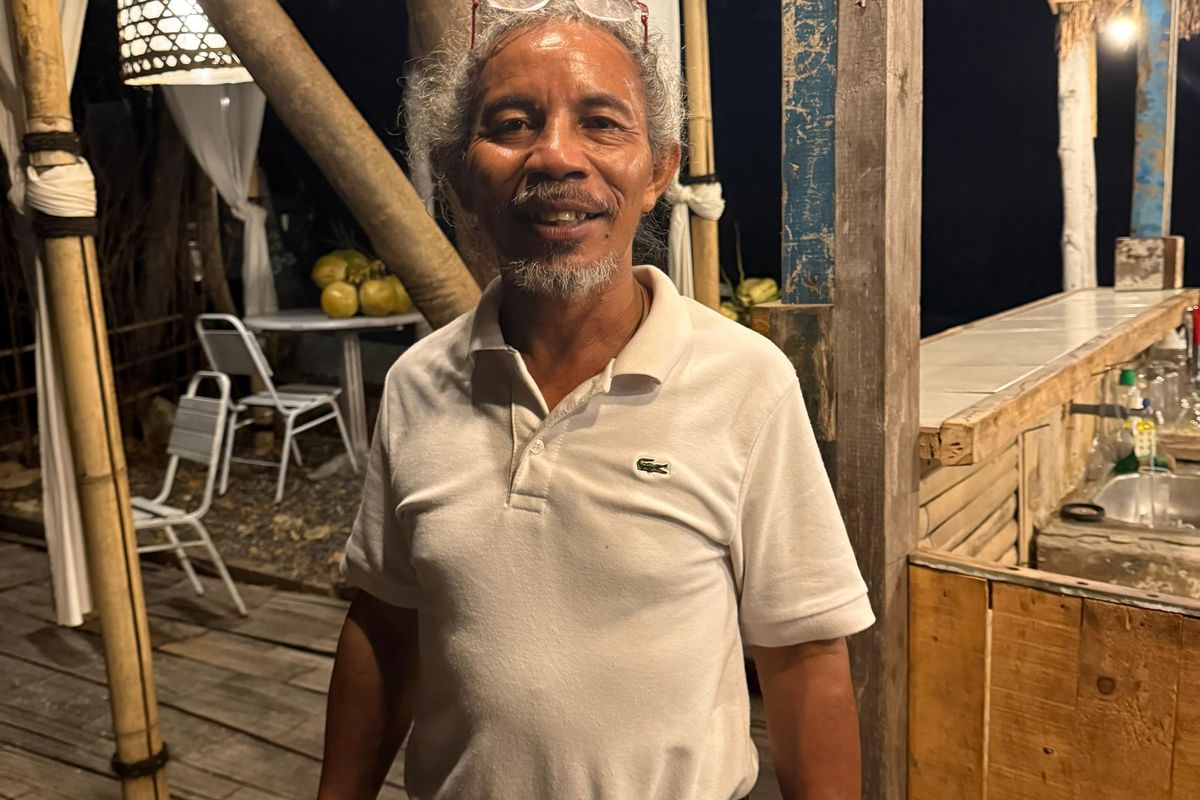 "Manusia Plastik" di Labuan Bajo Dukung Pembatasan Penggunaan Plastik untuk Pelestarian Komodo