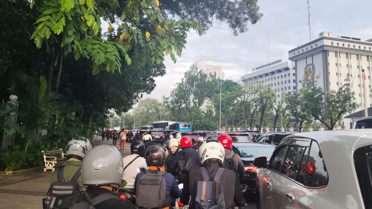 Macet Parah di Jalan Medan Merdeka Utara Jakarta, Ternyata Ini Penyebabnya