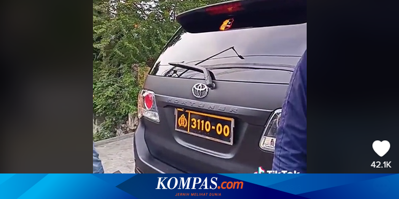 Video Viral Mobil Dinas Polisi Tabrak Pengendara Motor di Rawamangun
