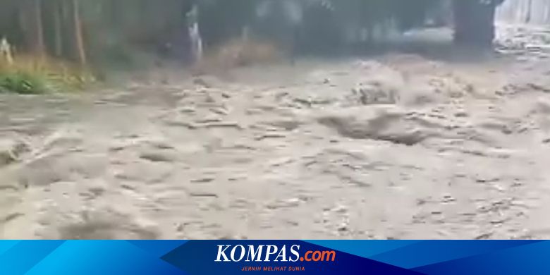 Diguyur Hujan Deras, Jalan Raya Kota Cimahi Diterjang Banjir Bandang