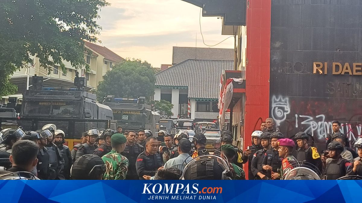 Massa Aksi Difasilitasi TNI untuk Dialog dengan Polisi di Mako Brimob
