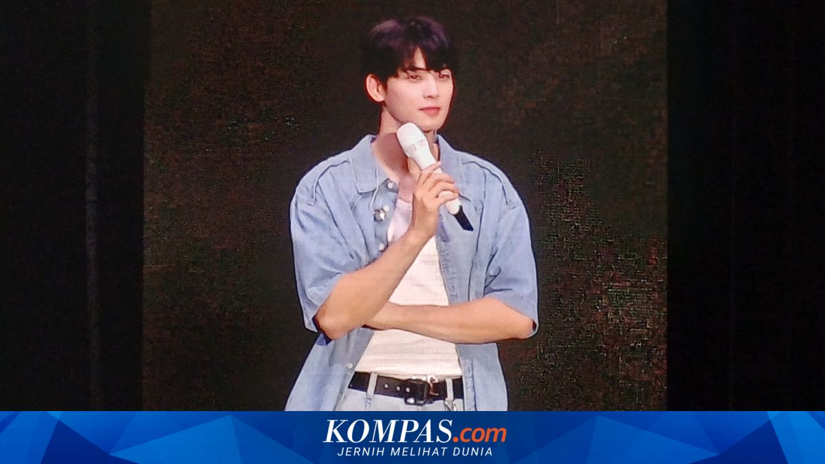 Cha Eun Woo Diantar Member ASTRO dan Choi Yoojung Saat Masuk Wajib Militer