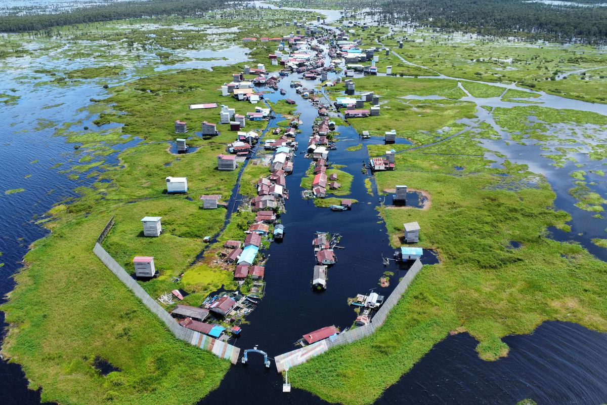 Sejarah Muara Enggelam, Desa Terapung di Tengah Danau Kalimantan