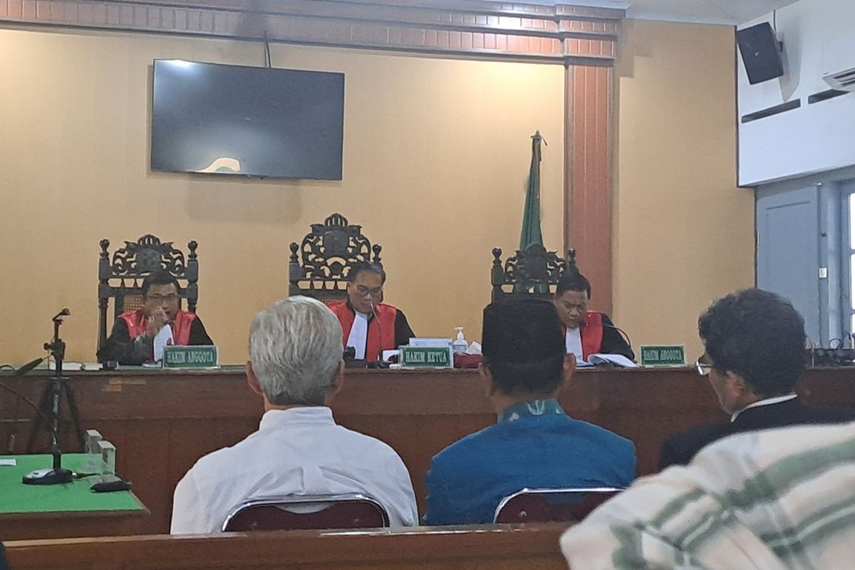 Sidang Gugatan Ijazah Jokowi di PN Solo, Majelis Hakim Tolak Gugatan Intervensi Teman Seangkatan ...