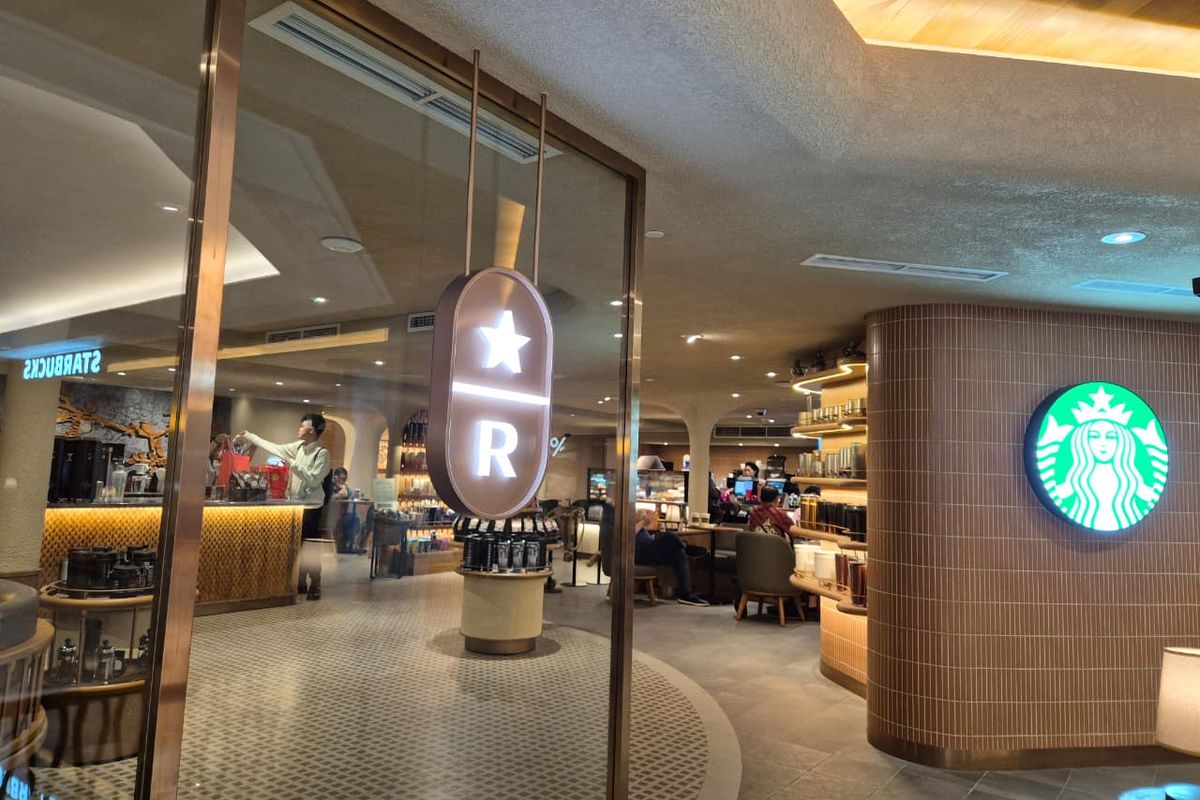 Rayakan 2 Dekade Perjalanan, Gerai Pertama Starbucks Indonesia Bersolek