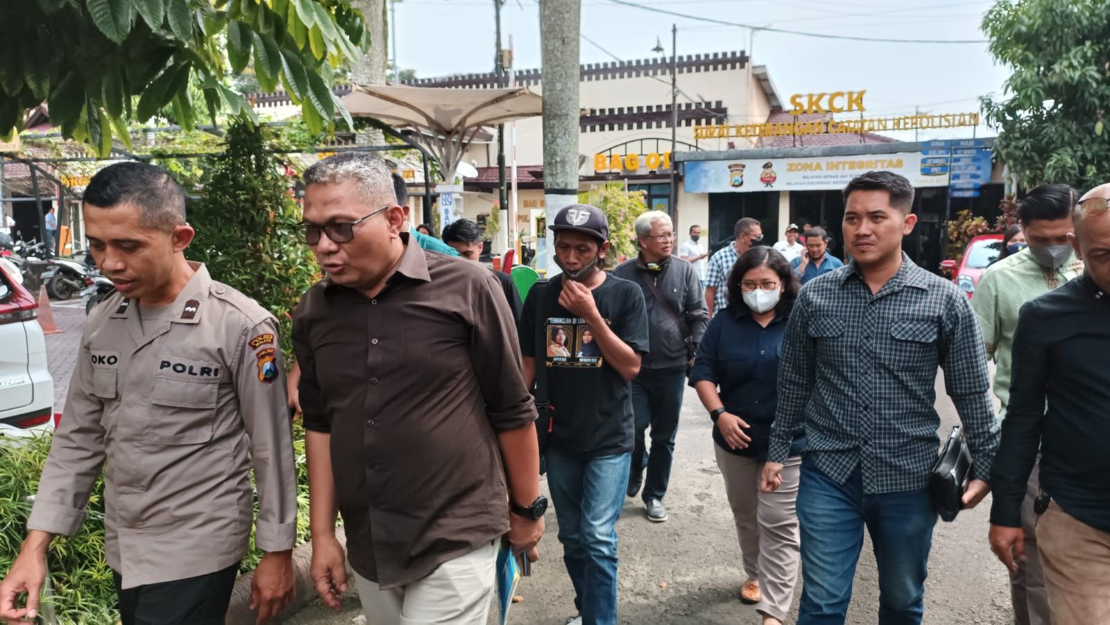 Berita Harian Keluarga-korban-kanjuruhan Terbaru Hari Ini - Kompas.com