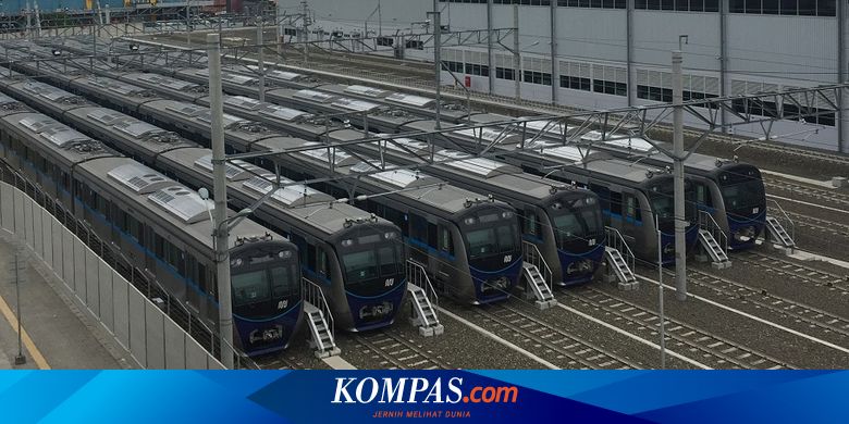Ramai-ramai Coba MRT Jakarta, Ternyata Keren Banget!