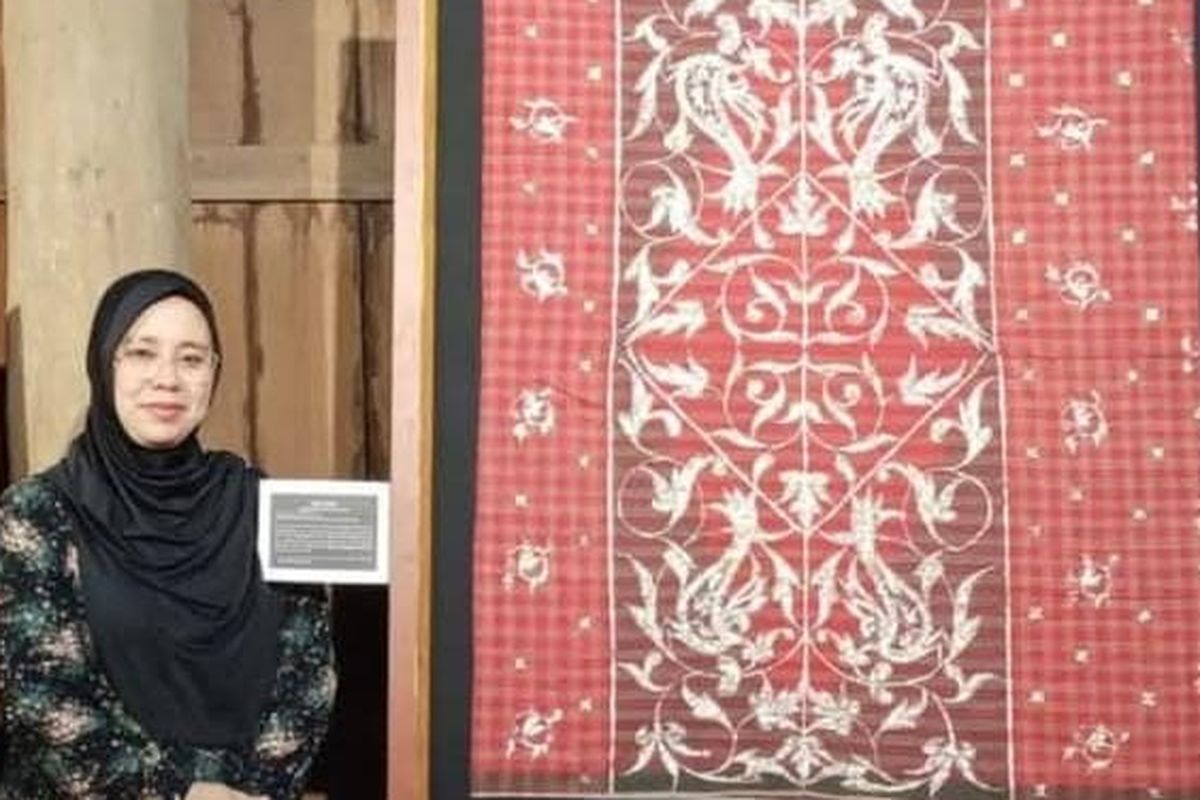 Melihat Kejayaan Sumbawa Lewat Kain Tenun Kre Alang di Istana Dalam Loka