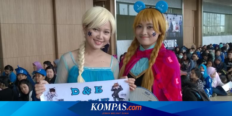 Menonton SuJu, ELF Berkostum Tokoh Film "Frozen"