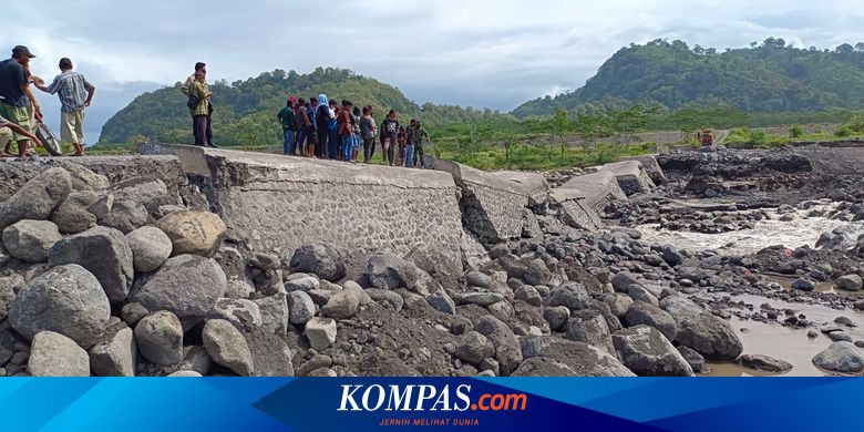 Dampak Tanggul di Desa Bago Lumajang Jebol, Warga Geruduk Perusahaan Penambang Pasir