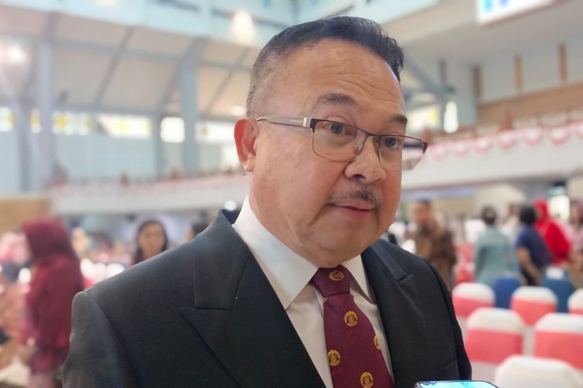 Kenapa Rhenald Kasali Mundur dari Jabatan Komut PT Pos Indonesia?