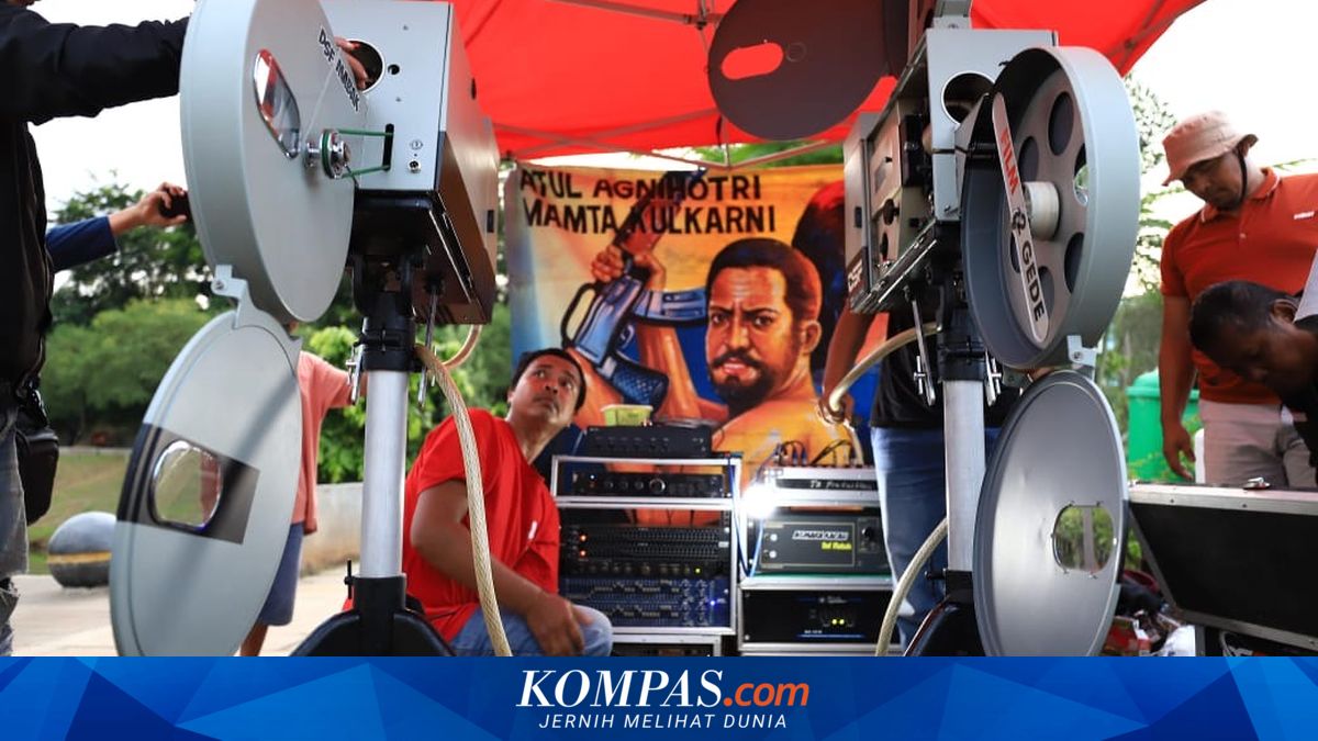 Penonton Film Layar Tancap di Lebak Bulus Tak Seramai Dulu