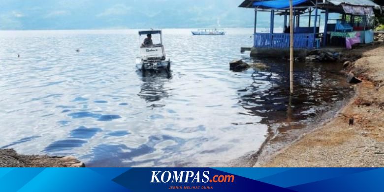 Air Danau Singkarak Menghitam