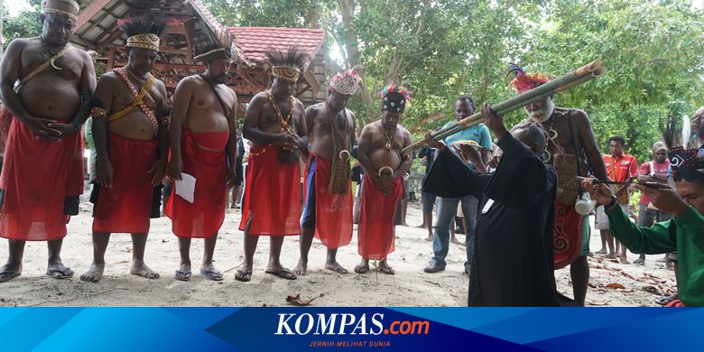Mengenal Enam Keret Suku Byak di Kabupaten Tambrauw Papua