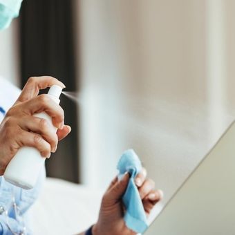 8 Kebiasaan Buruk dalam Membersihkan Rumah yang Tidak Disadari