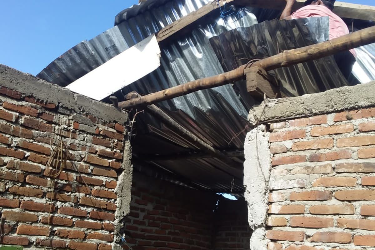 5 Rumah di Dompu Rusak akibat Puting Beliung, Korban Terpaksa Tidur di ...