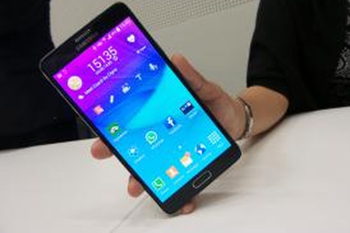 Kesan Pertama Mencoba Galaxy Note 4