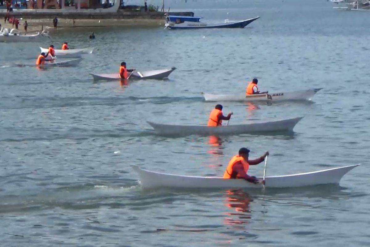Warga Negara Tetangga Ikut Nonton Lomba Sampan Layar di Batam ...