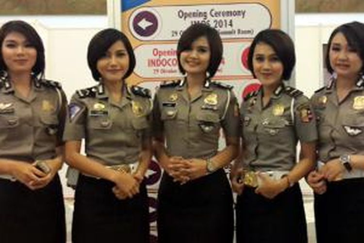 Polwan-Polwan Cantik Beri Warna IMoS 2014