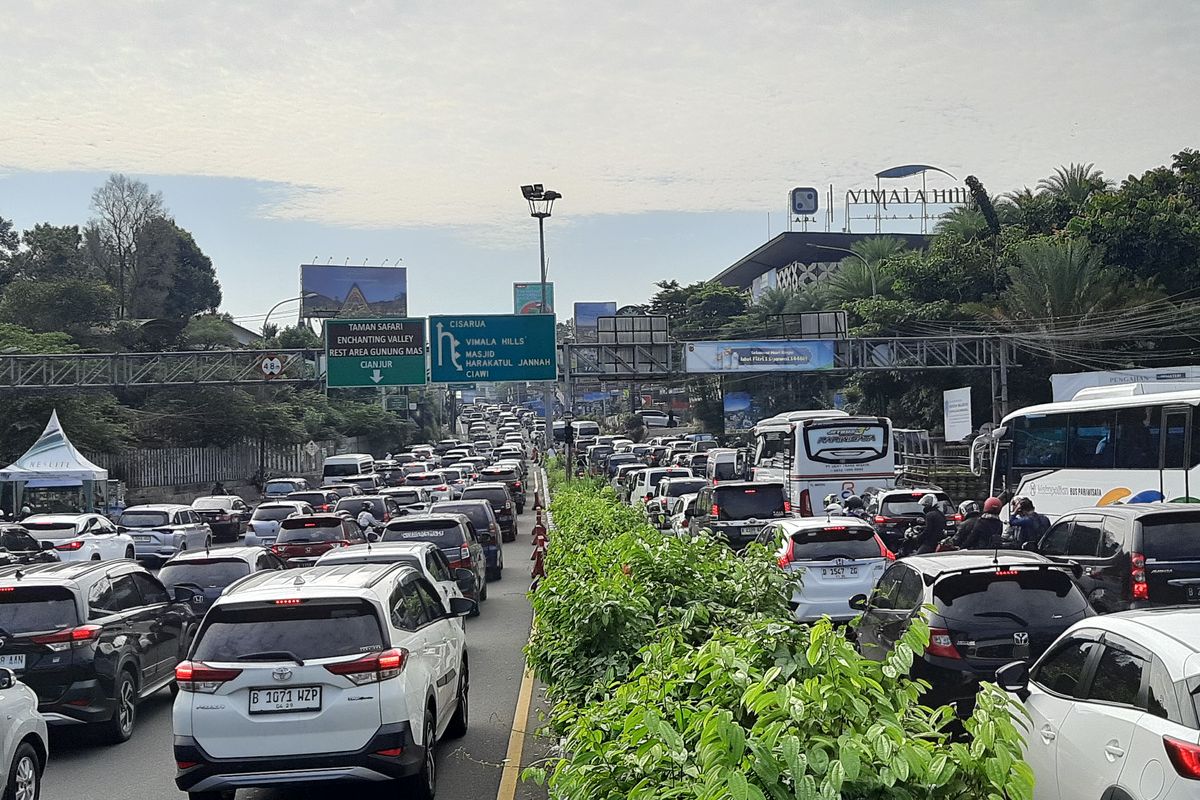 Liburan Aman ke Puncak: Jalur Alternatif yang Perlu Diketahui