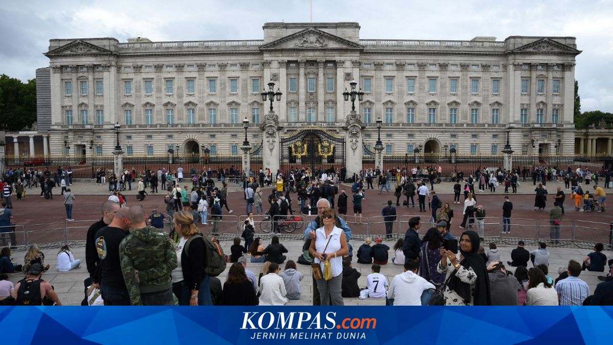 Pangeran Harry dan Meghan Markle Beri Penghormatan untuk Ratu Elizabeth