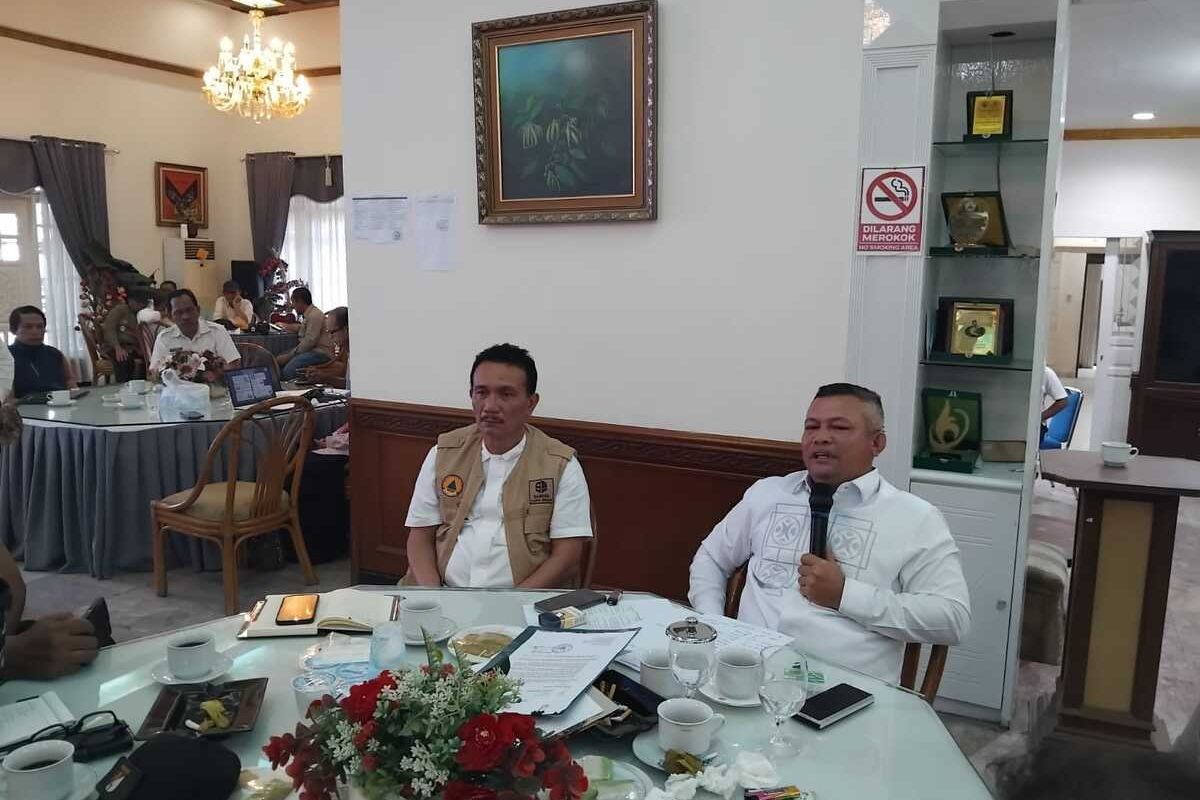 Sambil Menangis, Bupati Aceh Utara Nyatakan Daerah Tak Sanggup Tangani ...