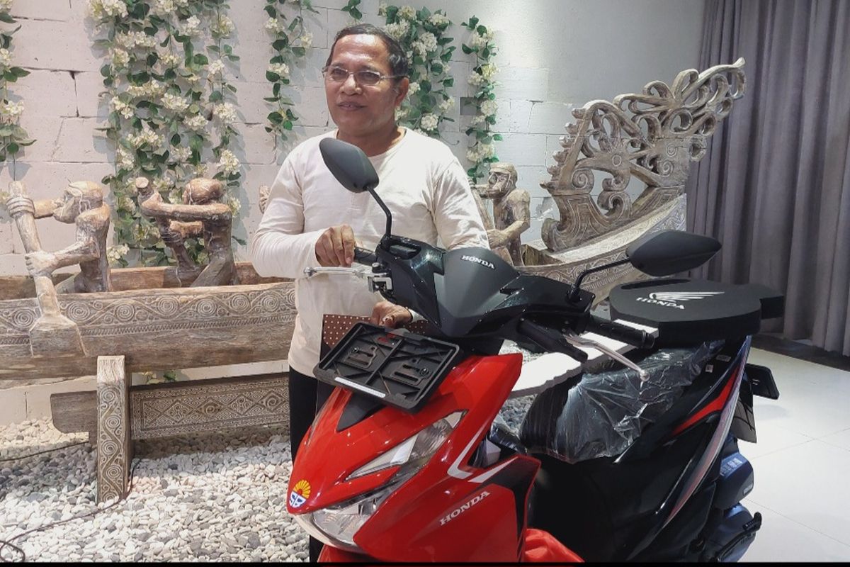 Bantuan untuk Guru Sumenep yang Diteror: Pak Nurdin Menerima Motor Baru
