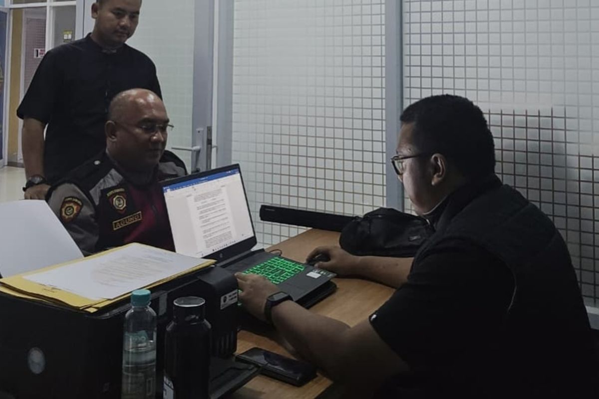 Aksi Ugal-ugalan Mobil Dinas Polisi di Tol Bitung Berujung Permintaan Maaf