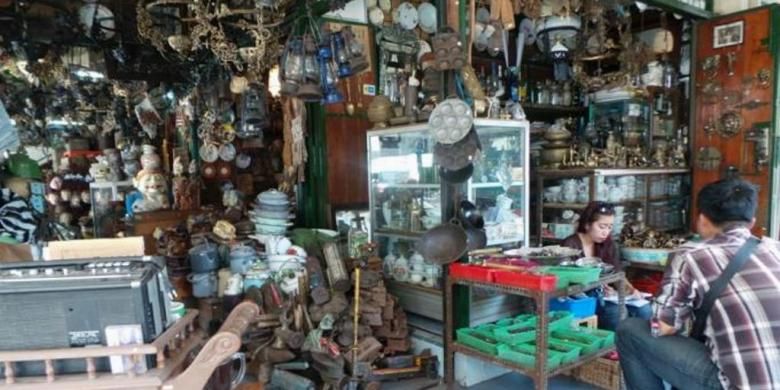 6 Pasar Buat Penggemar Barang Antik, Bisa Jadi Tempat Foto!