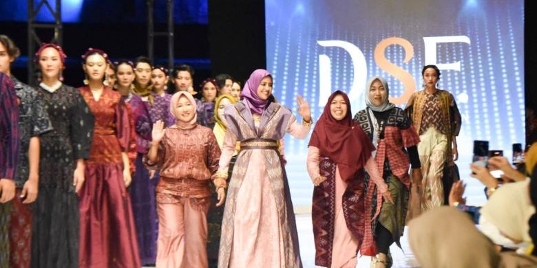 Gelaran Dhoho Street Fashion ke-8, Dekranasda Kota Kediri Angkat Tema Taman Brantas