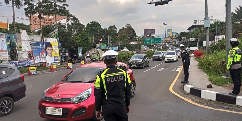 Berita Terkini Harian One Way Puncak Bogor Terbaru Hari Ini - Kompas.com